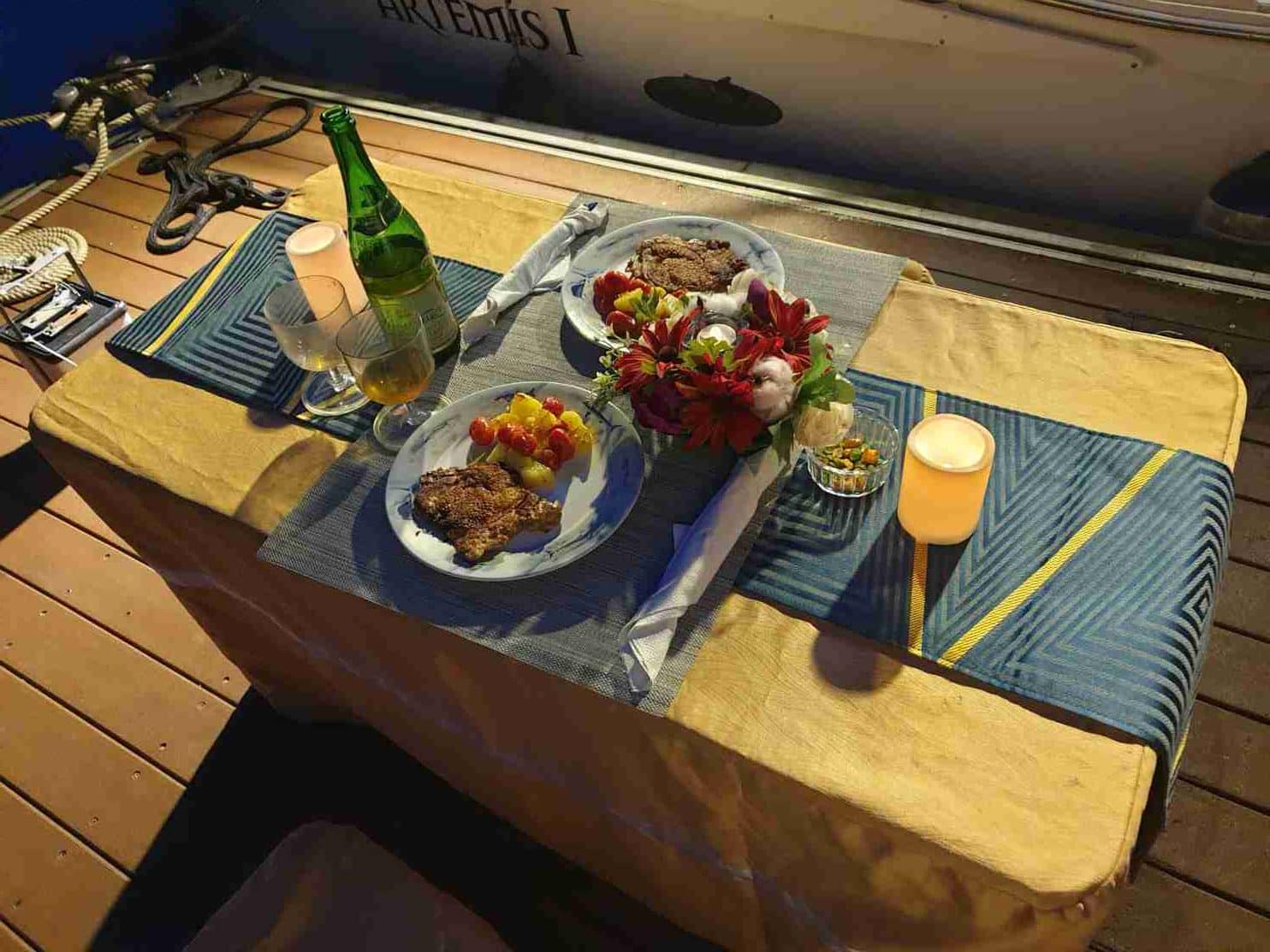 Private Sunset Dinner Cruise SG - Luxury Yacht Rental Singapore ...